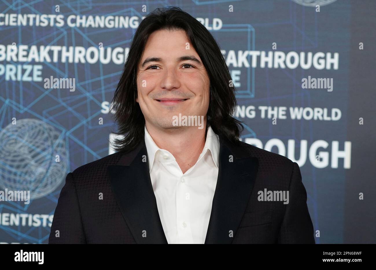 Vladimir Tenev arrives at the ninth Breakthrough Prize Awards on ...