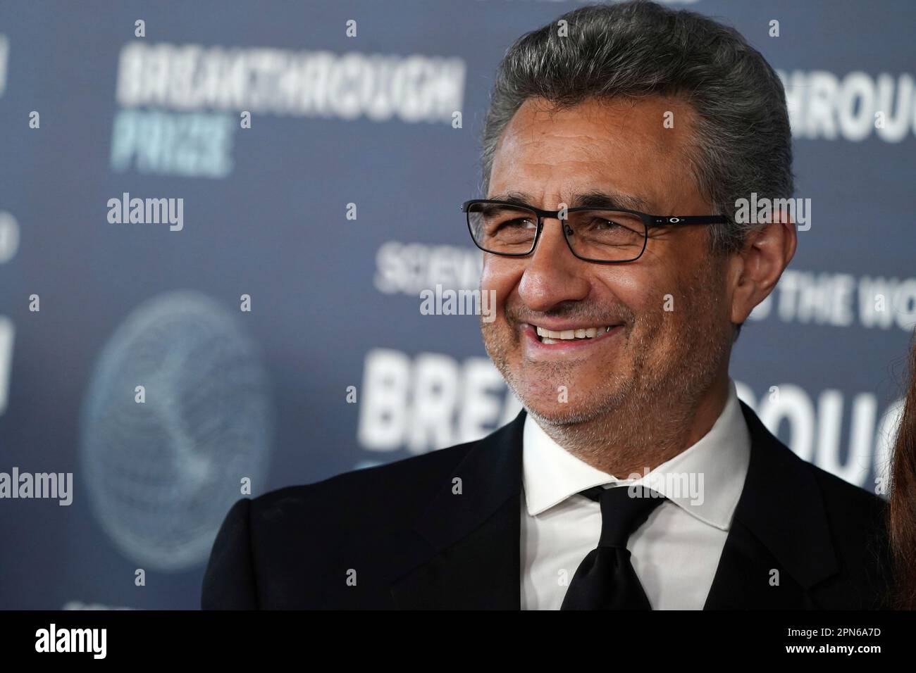 Stan Chudnovsky arrives at the ninth Breakthrough Prize Awards on ...