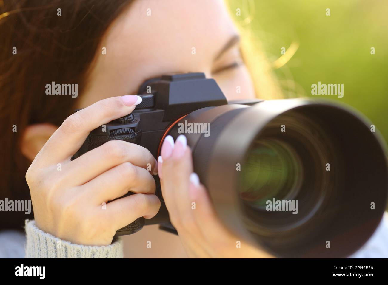 Pressing camera button photography hi-res stock photography and images ...