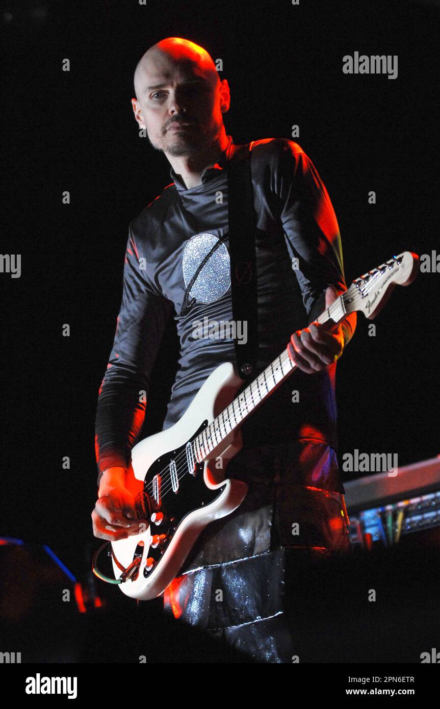 Billy cyr hi-res stock photography and images - Alamy