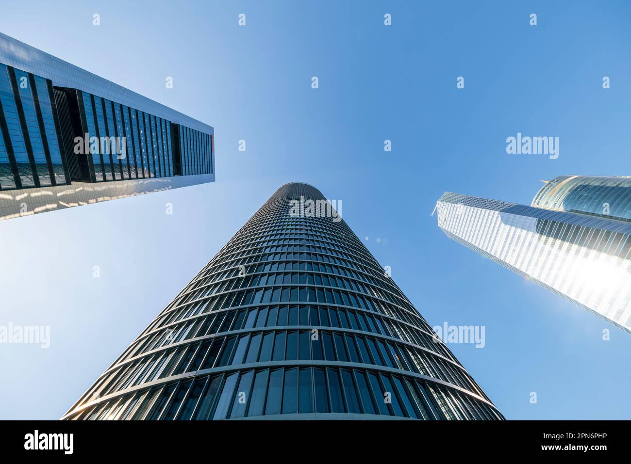 Modern skyscrapers cuatro torres hi-res stock photography and images ...