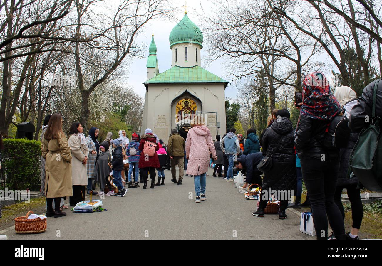 A large number of Orthodox faithful (mostly Ukrainian) celebrated the ...
