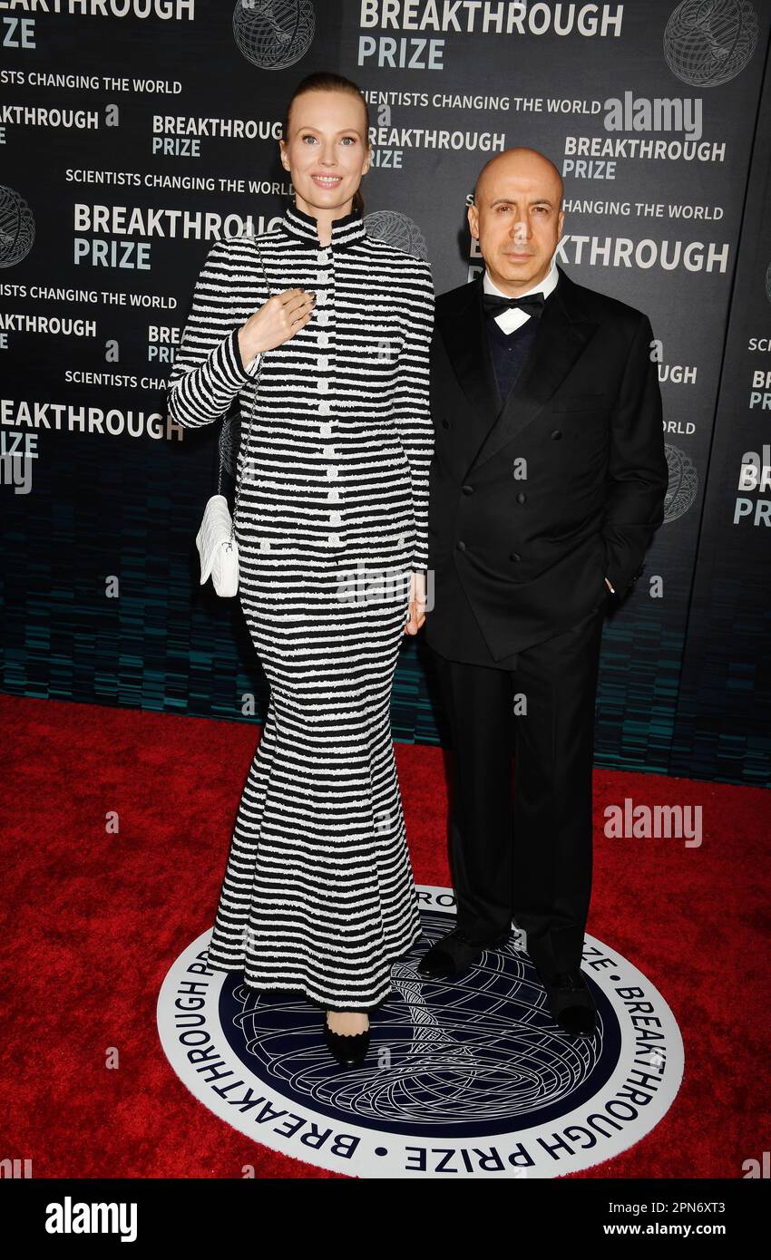 LOS ANGELES, CALIFORNIA - APRIL 15: (L-R) Julia Milner and Yuri Milner ...