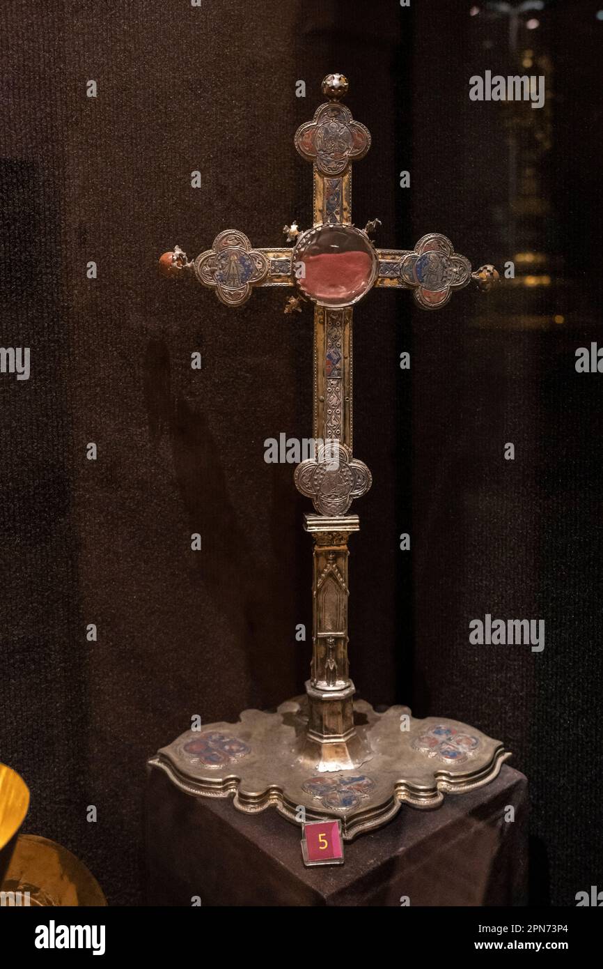 Sacred arrow hi-res stock photography and images - Alamy