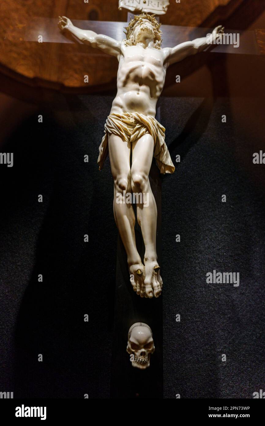 Cathedral museum collections hi-res stock photography and images - Alamy