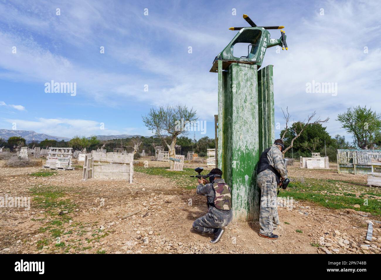 Shoot paintballs hi-res stock photography and images - Alamy