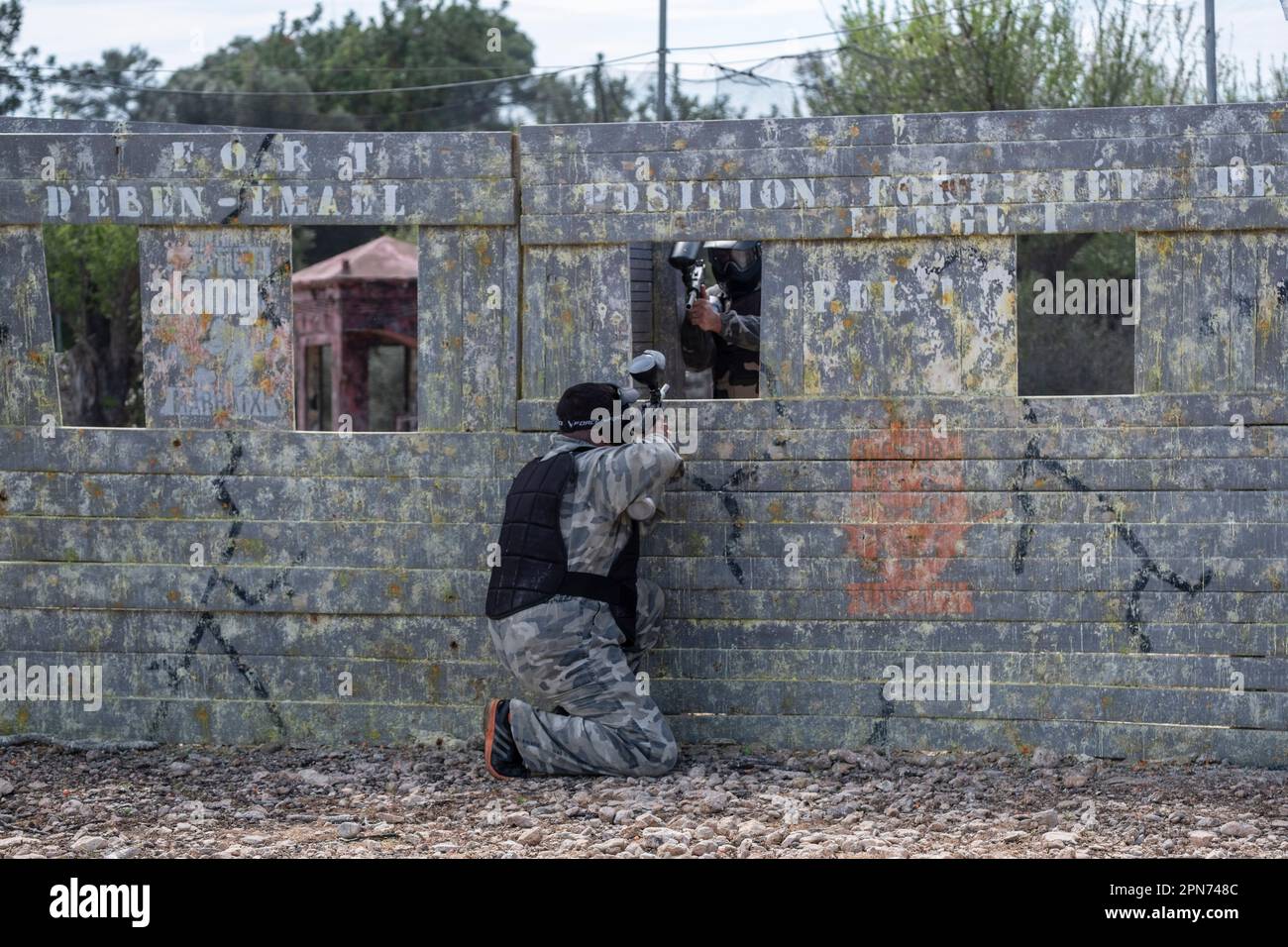 Shoot paintballs hi-res stock photography and images - Alamy