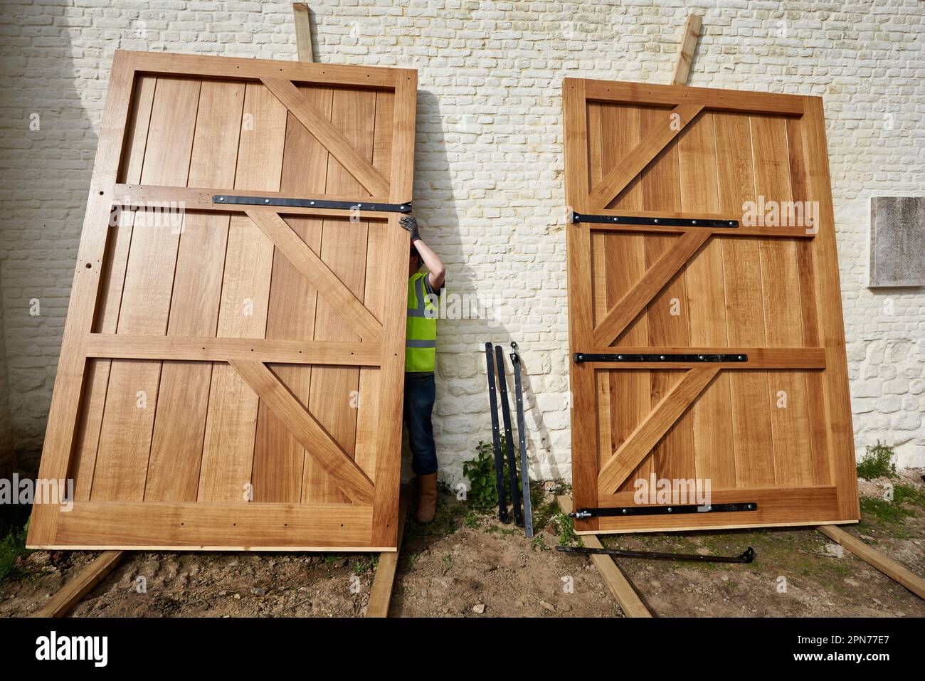 Leconfield estate workmen from Petworth, West Sussex assemble the new ...