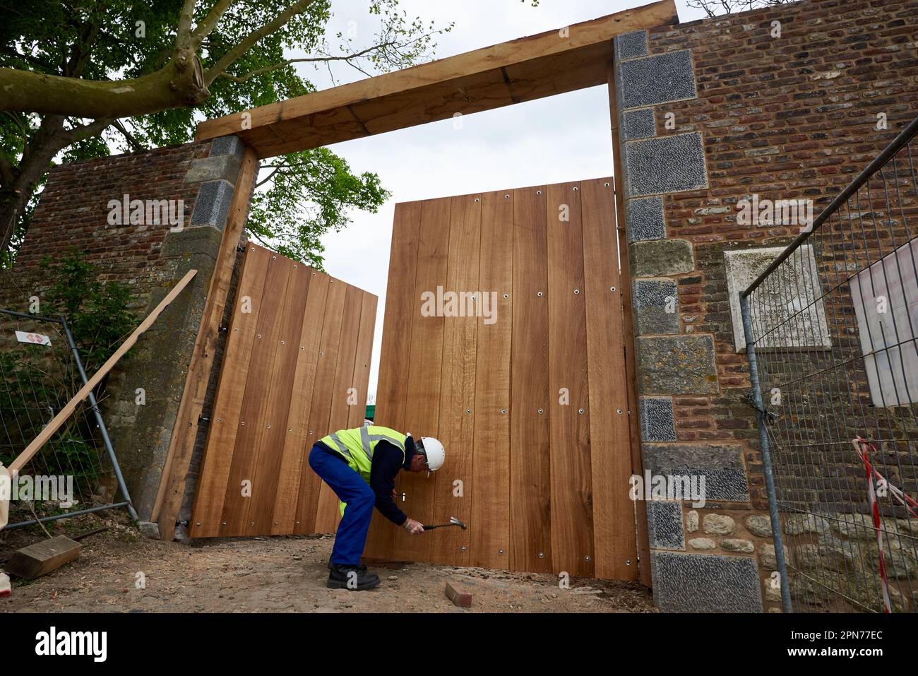 Leconfield estate workmen from Petworth, West Sussex assemble the new ...