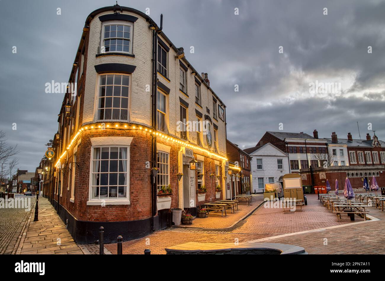 The Minerva Hull docklands Stock Photo - Alamy