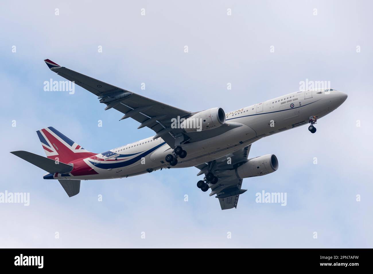 Raf voyager tanker aircraft hi-res stock photography and images - Alamy