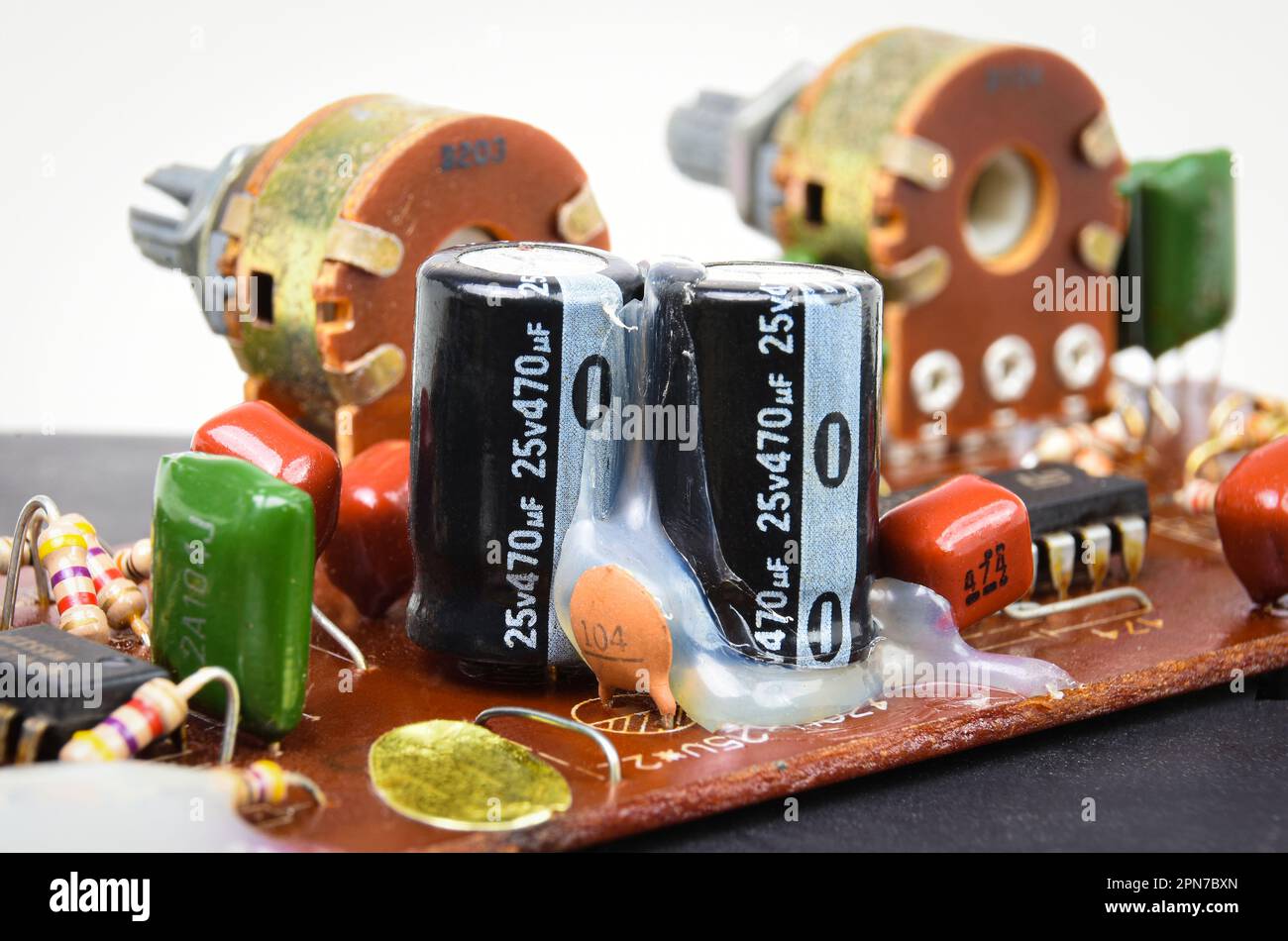 Electrolytic capacitor hi-res stock photography and images - Alamy