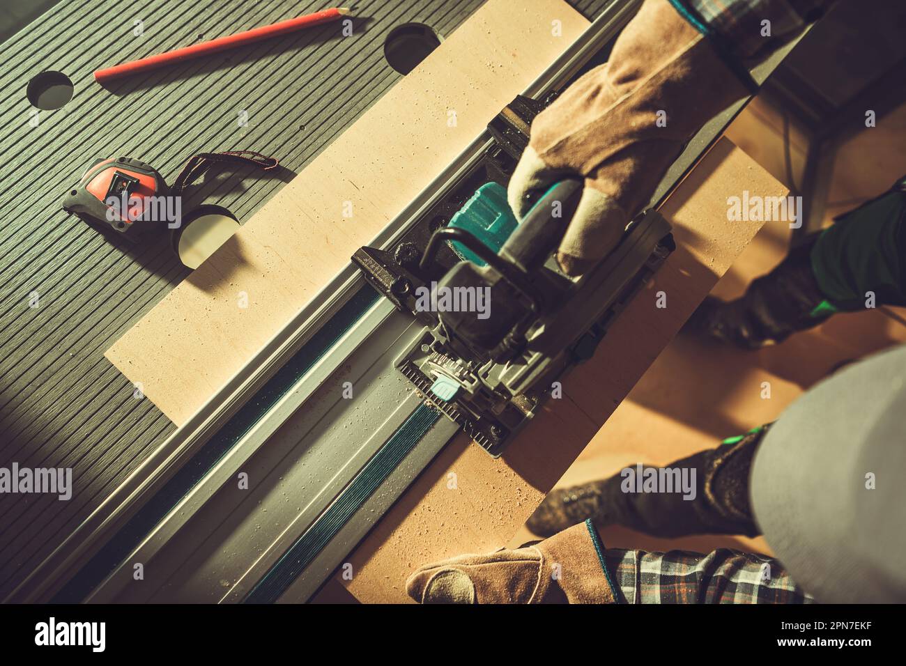 Aerial saw hi-res stock photography and images - Alamy