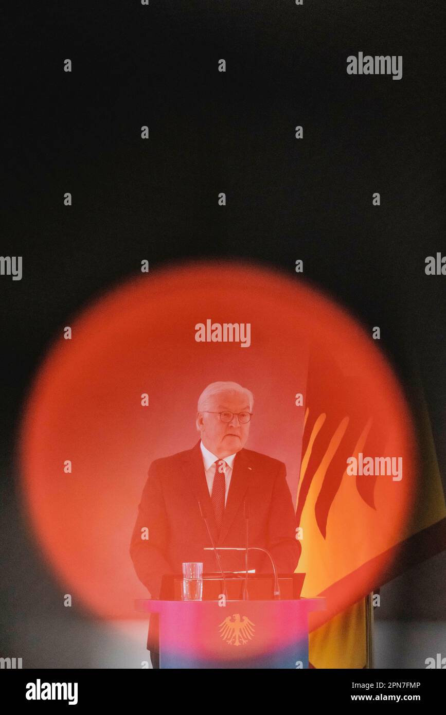 Politik politics politician portrait hf upright form hi-res stock ...