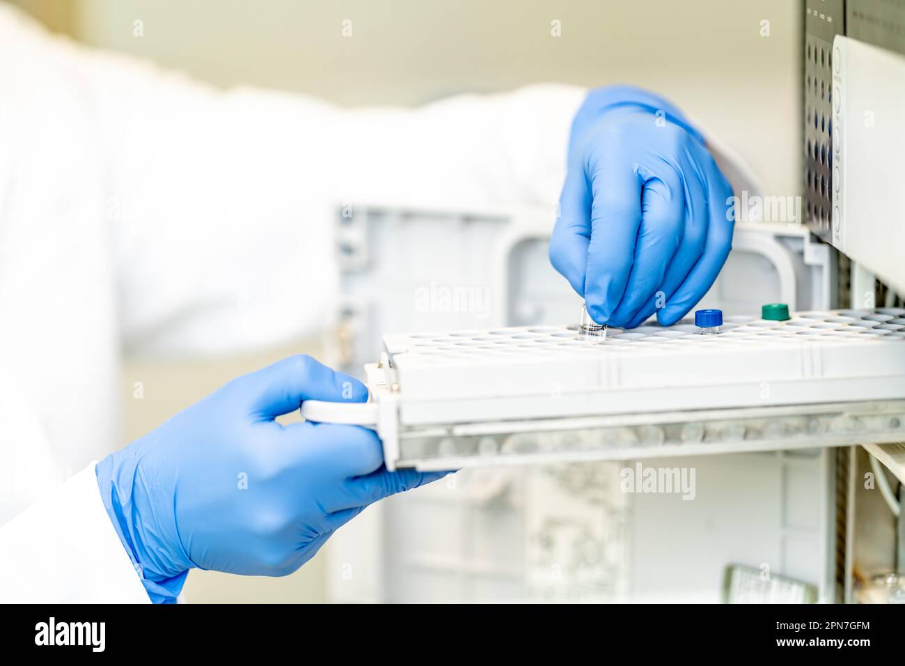 Pharmaceutical medical devices hi-res stock photography and images - Alamy