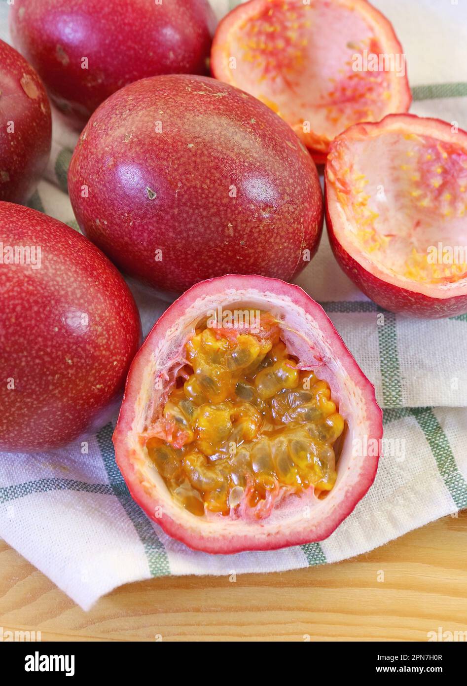 Checkers cloth hi-res stock photography and images - Alamy