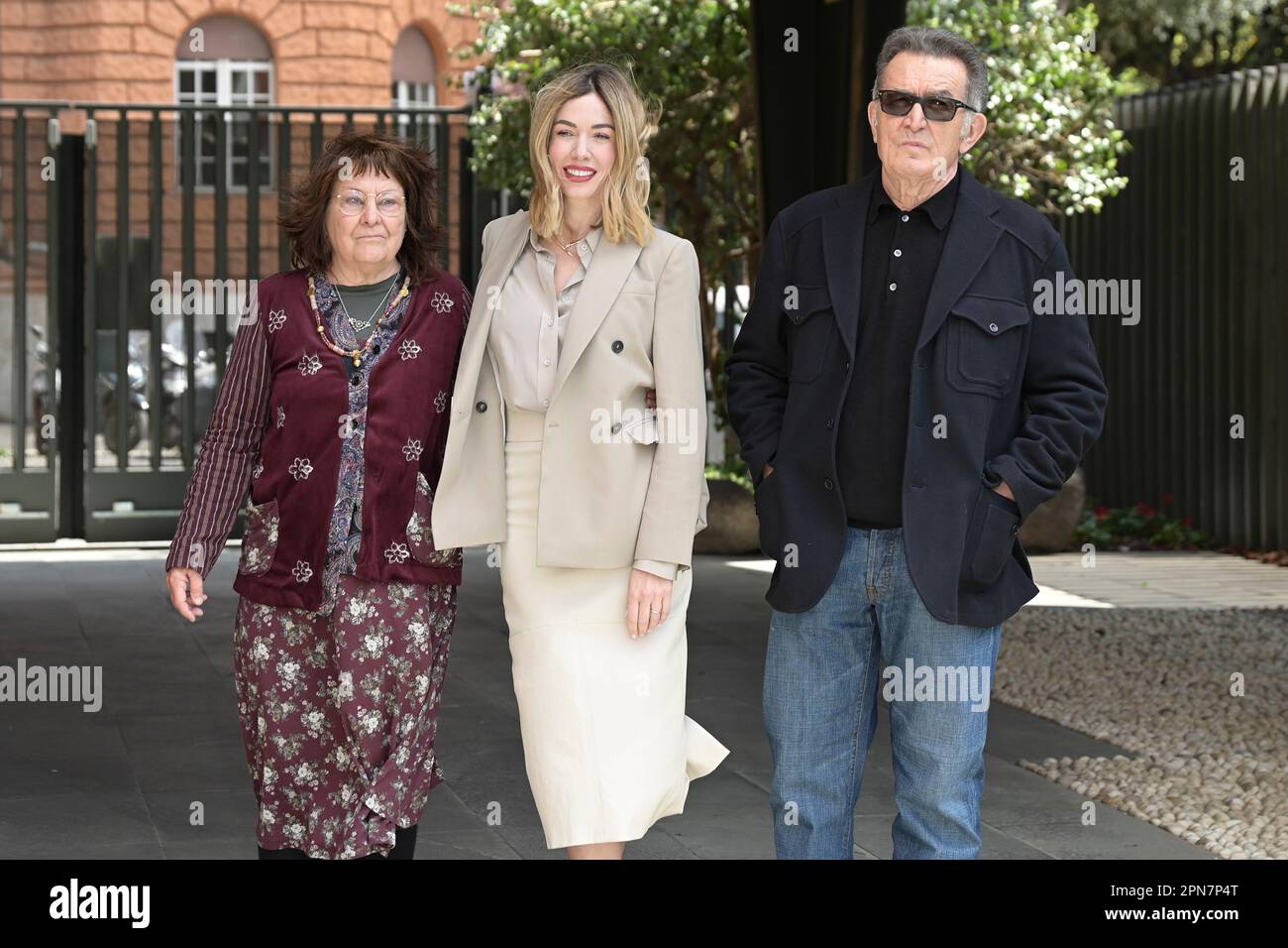 Sarah vinci hi-res stock photography and images - Alamy