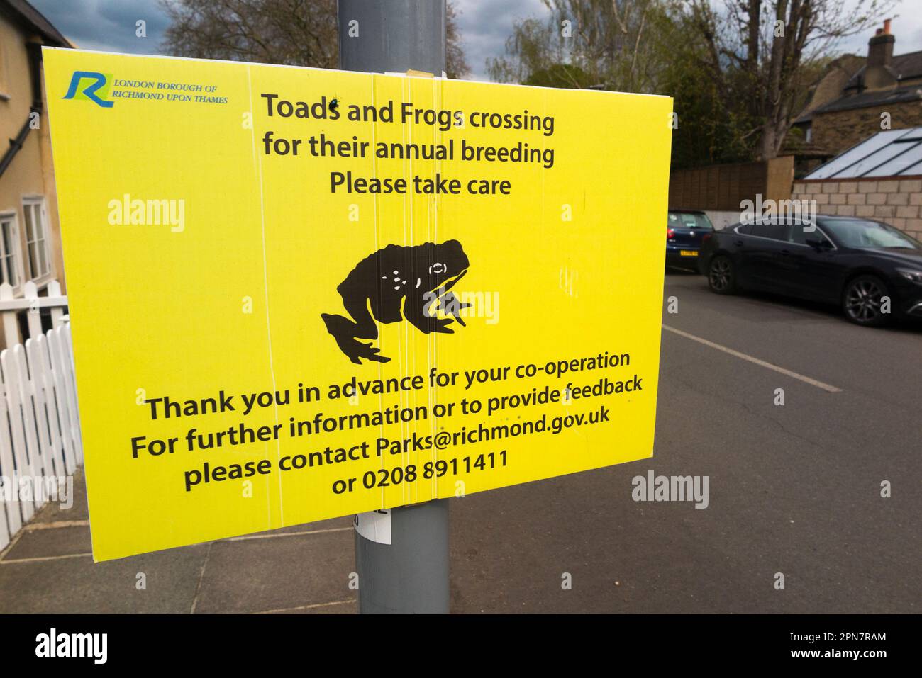 Warning sign / signage to warn people to take care at frog and toad ...