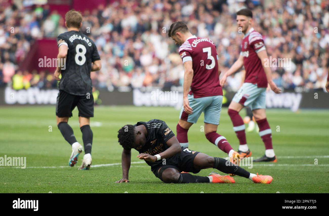 Bukayo Saka of Arsenal looks dejected after missing a chance of goal ...