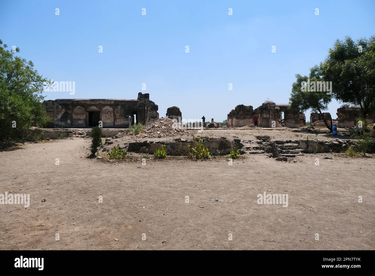 2 April 2023, Bhadurgad / Dharmaveer gad, Ruins of Bahadur Khan's ...