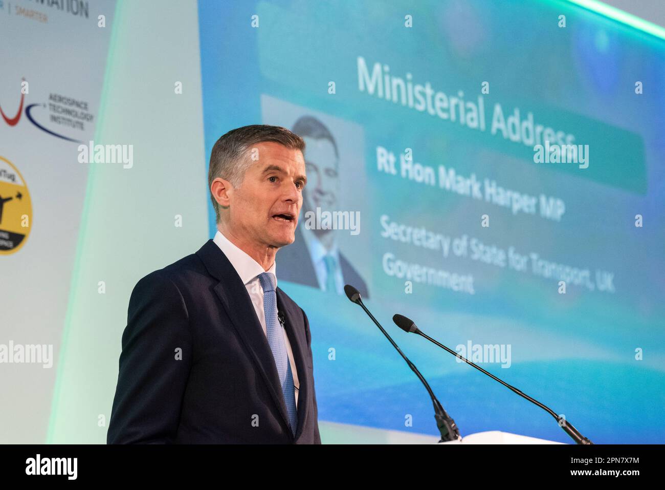 Jet zero council hi-res stock photography and images - Alamy