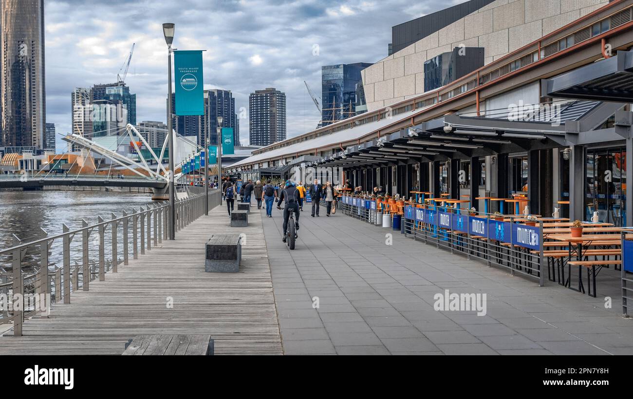 Melbourne, Australia - South Wharf Promenade walkway Stock Photo - Alamy