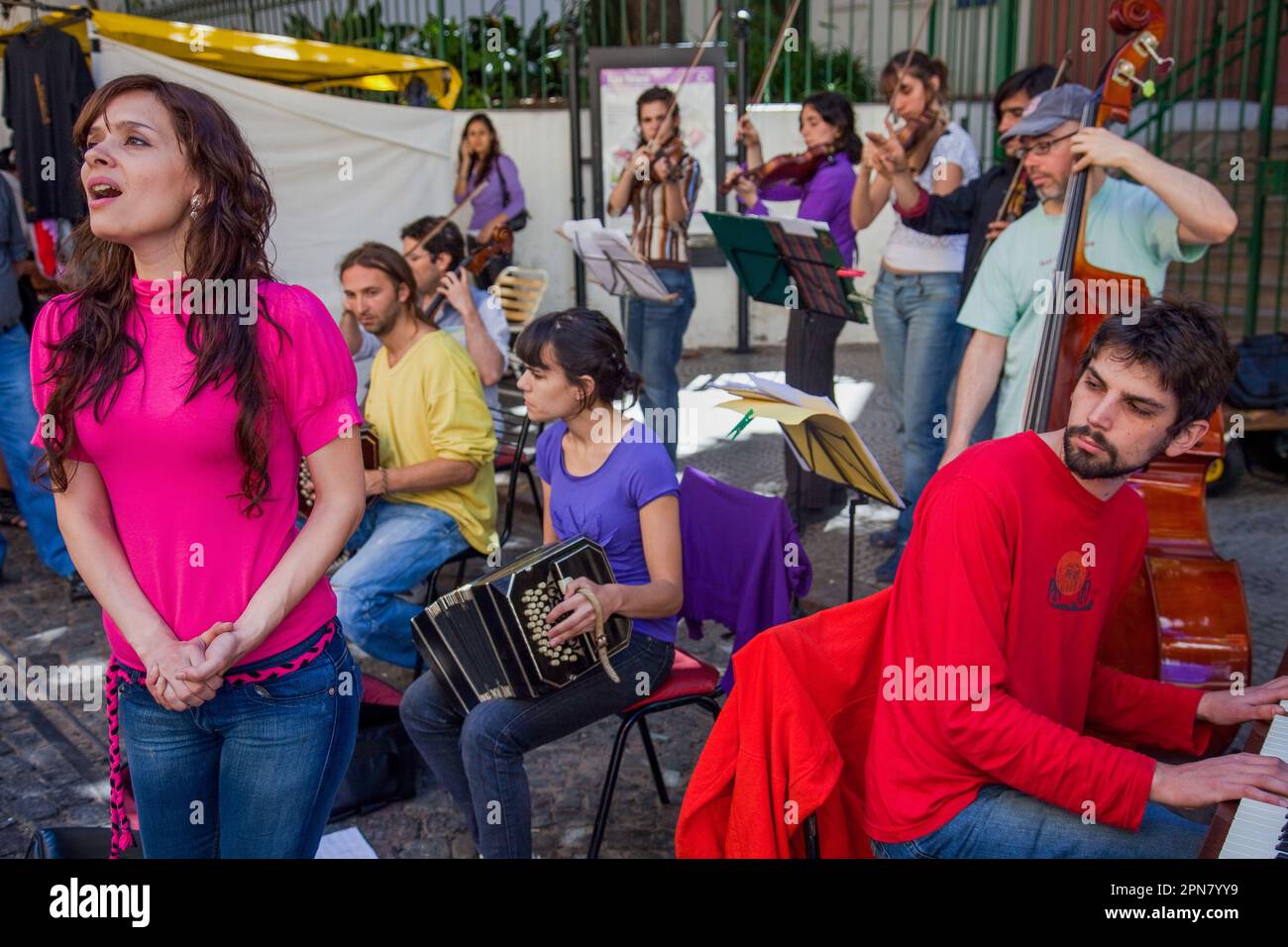 Female pianists hi-res stock photography and images - Alamy