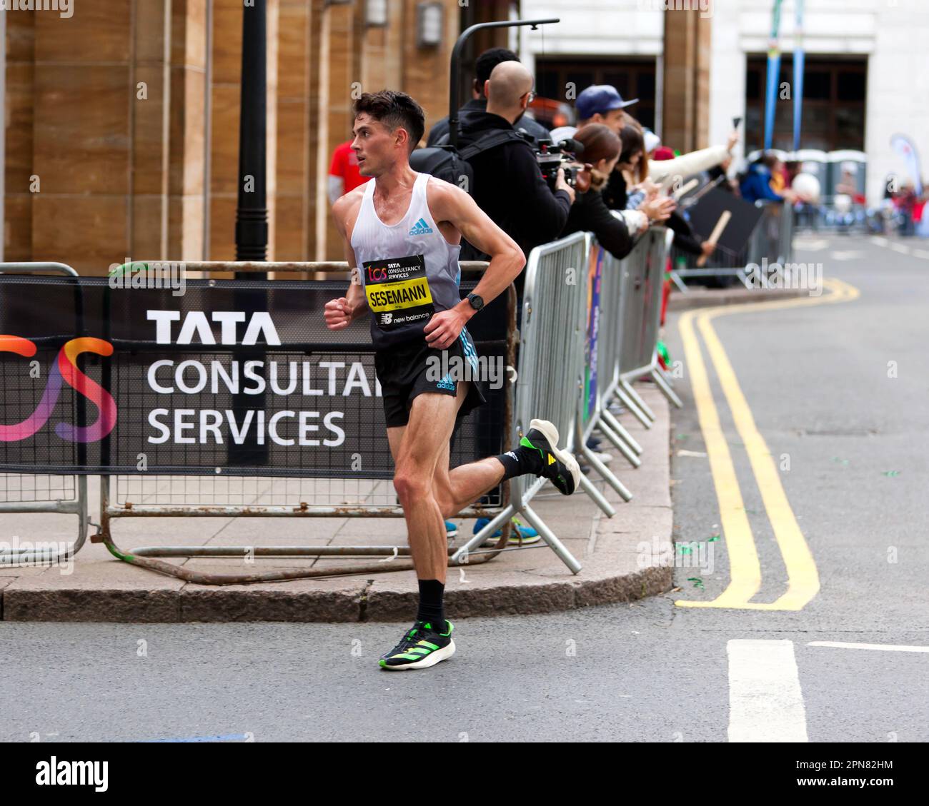 Philip Sesemann (GBR), passing through Cabot Square during the Elite ...