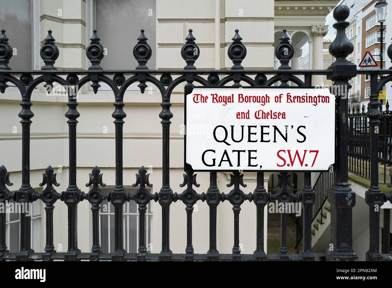 Queens gate london hi-res stock photography and images - Alamy