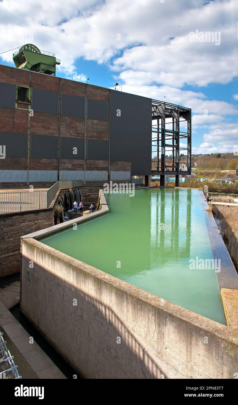 Slag pool hi-res stock photography and images - Alamy
