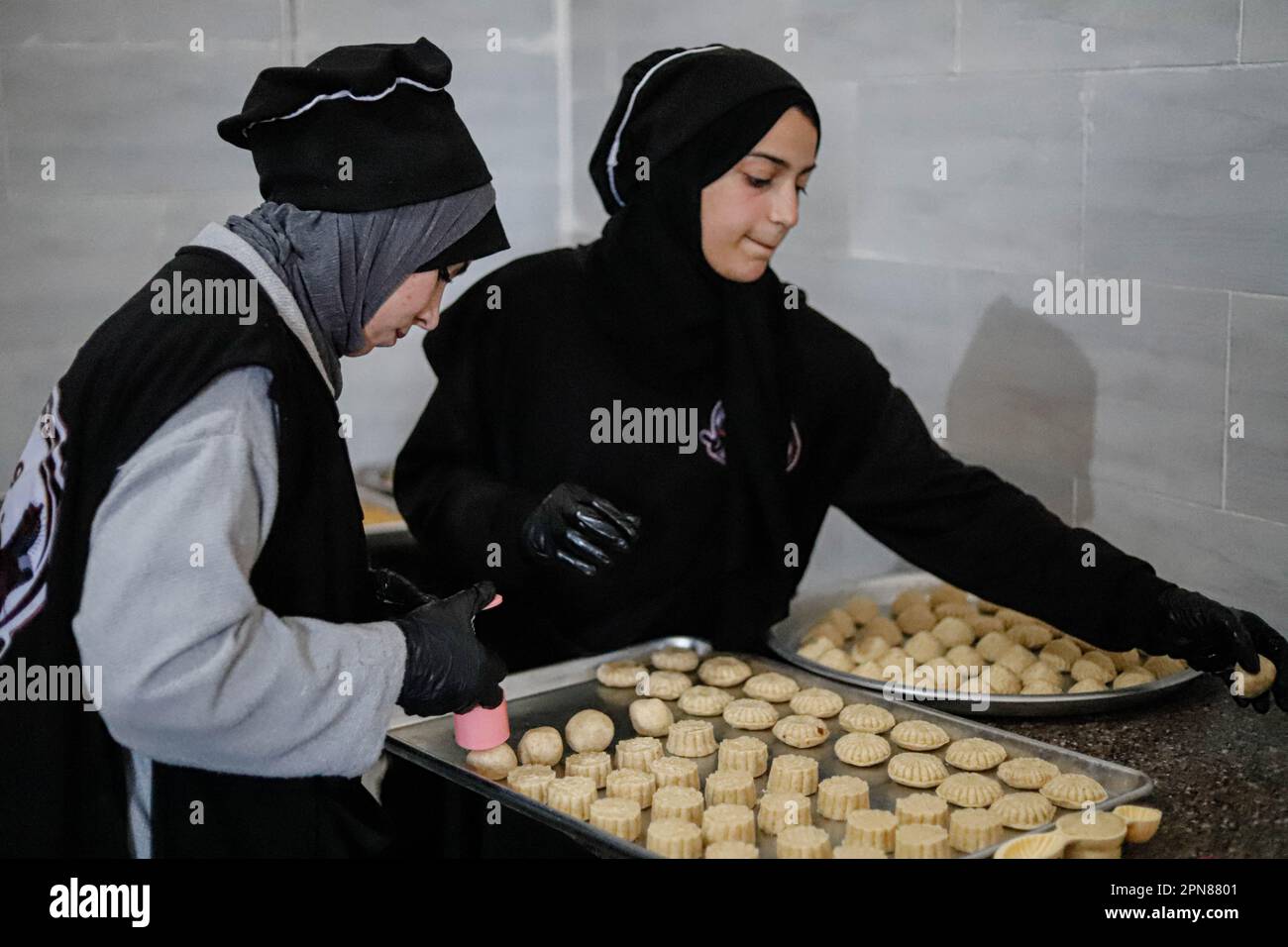 Gaza, Palestine. 17th Apr, 2023. Palestinian women prepare traditional ...
