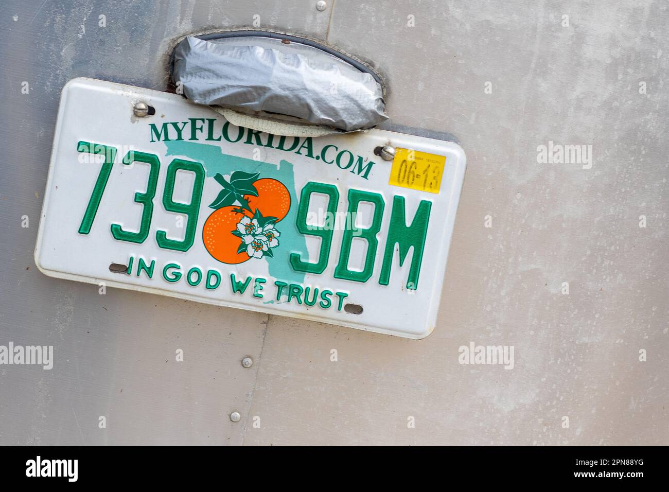 On an Airstream mobile home in the UK an American number plate from ...