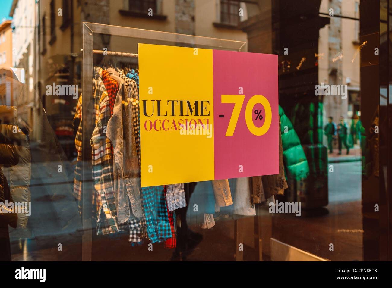 Supermarket window poster hi-res stock photography and images - Alamy