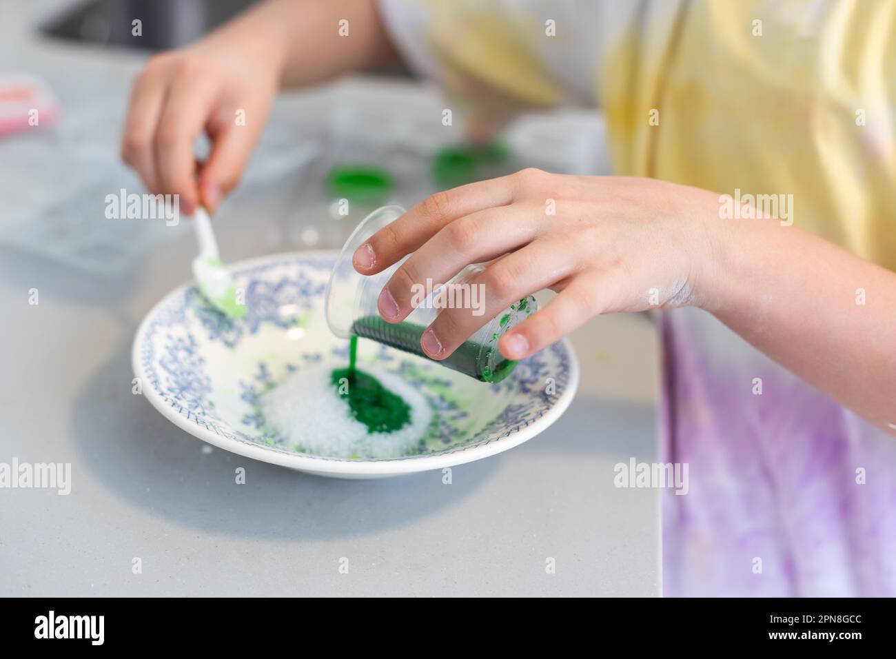 Children are learning and doing science experiments. Little girl ...