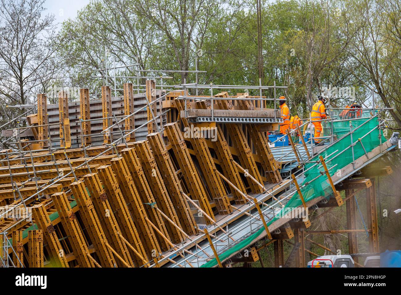 Harefield, UK. 17th April, 2023. HS2 works across Savay Lake in ...