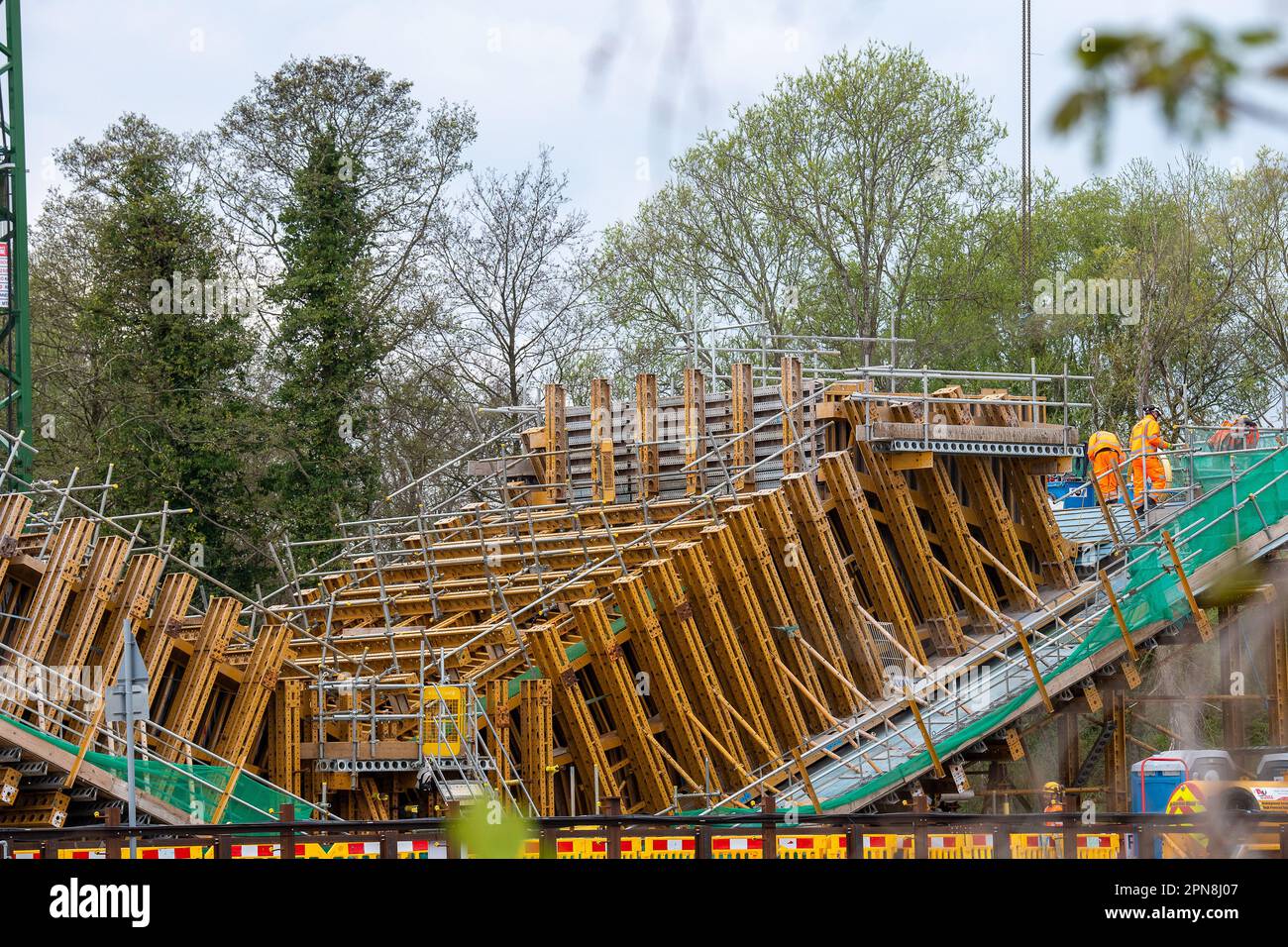 Harefield, UK. 17th April, 2023. HS2 works across Savay Lake in ...