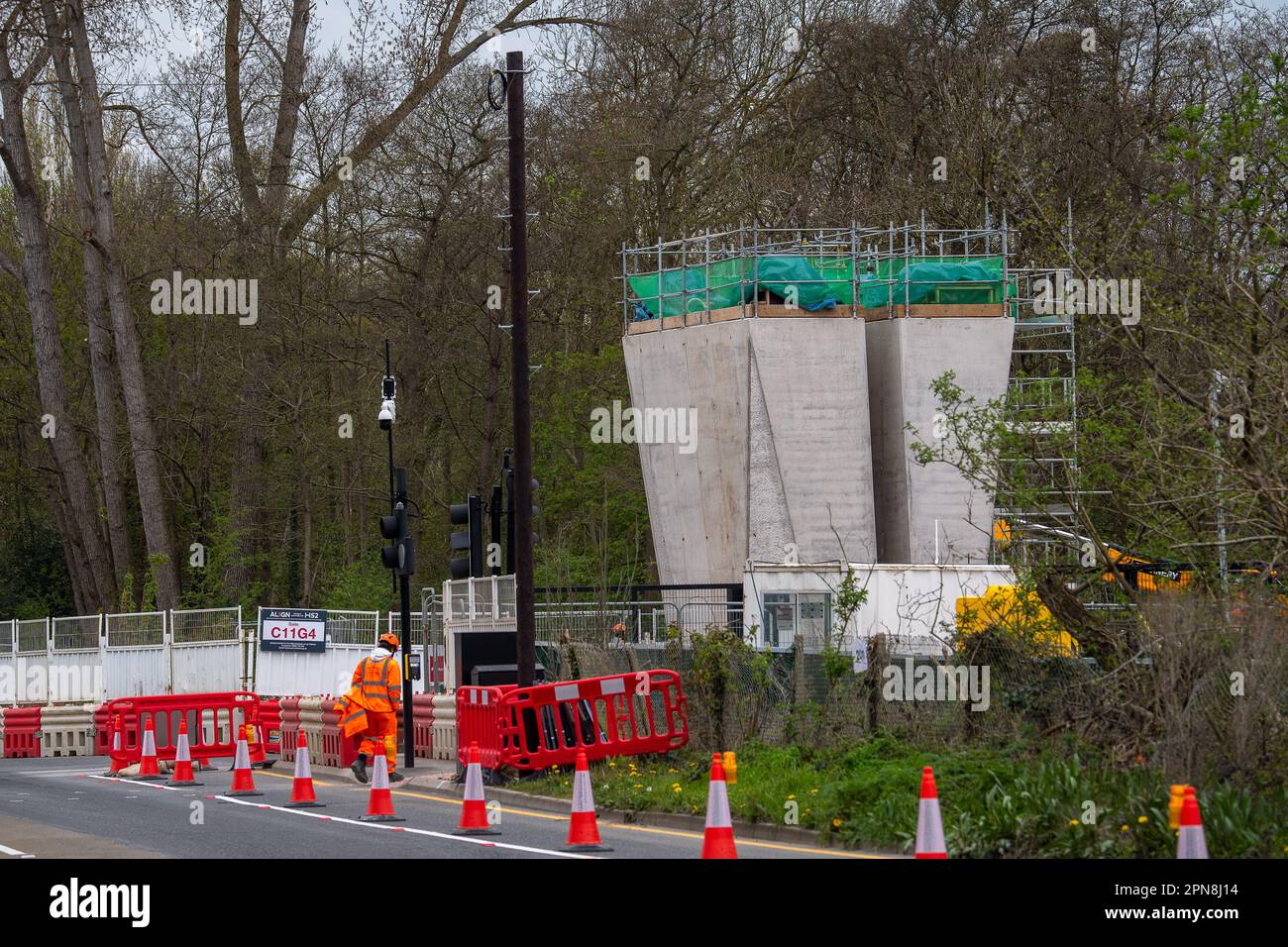 Harefield, UK. 17th April, 2023. HS2 viaduct works at Broadwater Lake. Work is continuing by HS2 ...