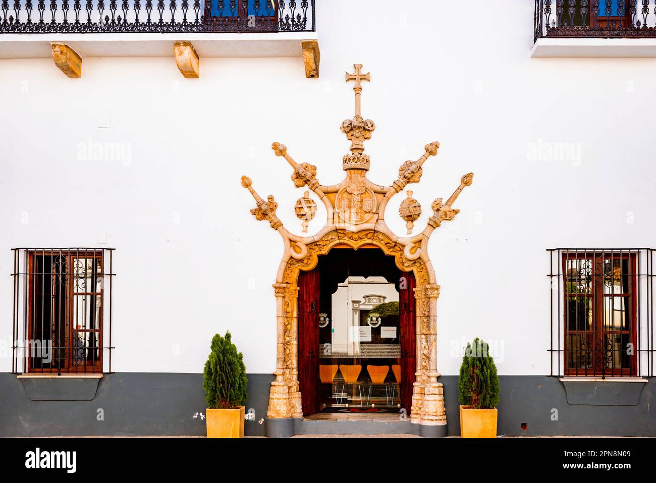 Main door in Manueline style. Palacio de los Duques de Cadaval ...