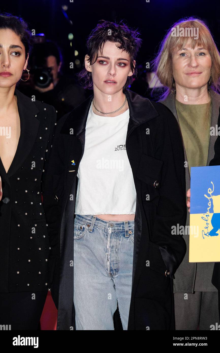 Kristen Stewart photographed attending the Demonstration of Solidarity ...