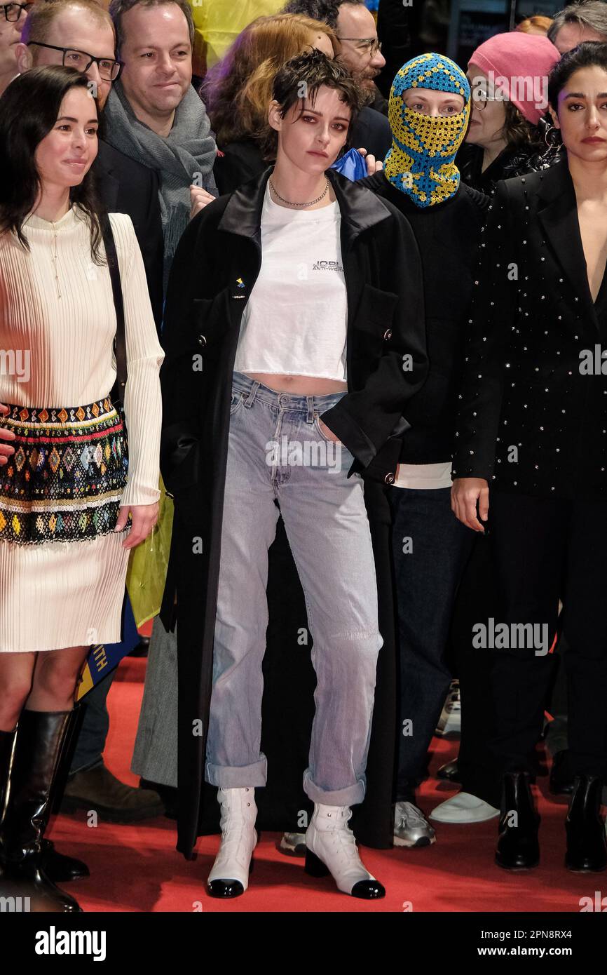 Kristen Stewart photographed attending the Demonstration of Solidarity ...