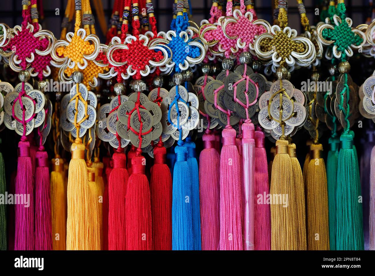 Stall selling good luck knots in Chinatown. Singapore Stock Photo - Alamy