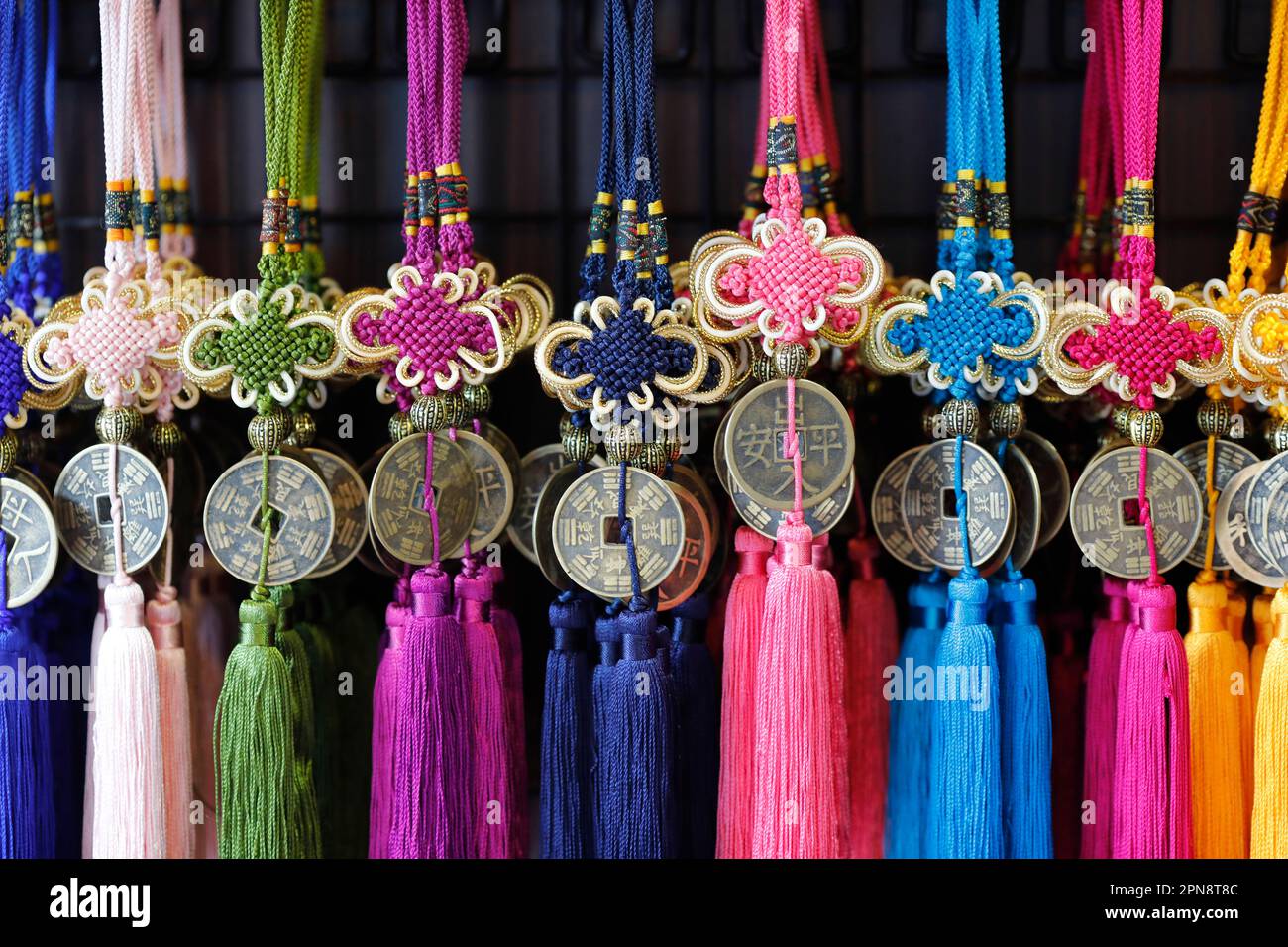 Good luck knots hi-res stock photography and images - Alamy