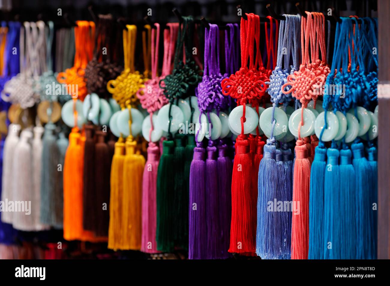 Stall selling good luck knots in Chinatown. Singapore Stock Photo - Alamy
