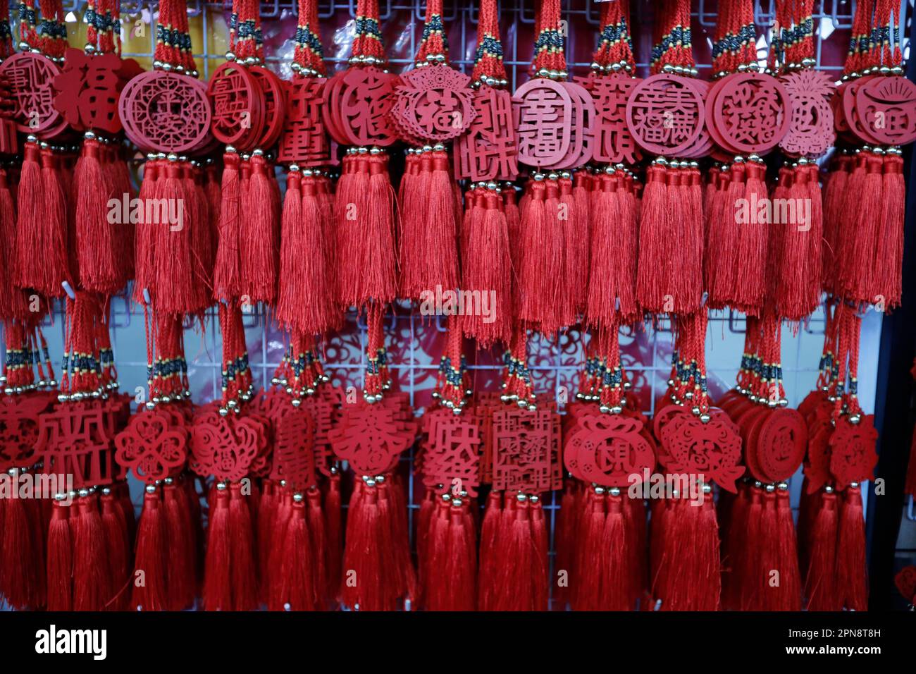 Stall selling good luck knots in Chinatown. Singapore Stock Photo - Alamy