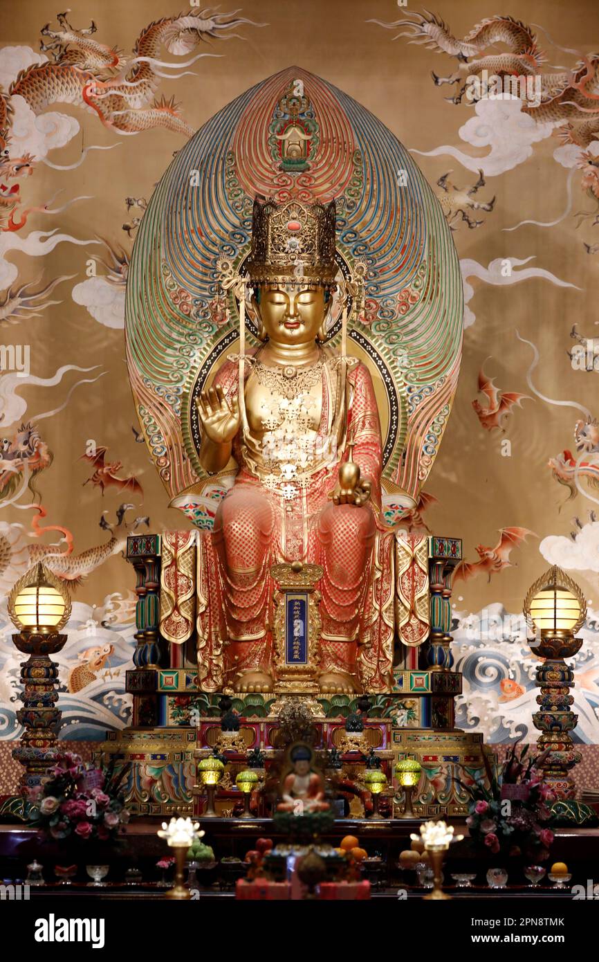 Buddha Tooth Relic Temple. Buddha Maitreya statue, the Future Bouddha ...