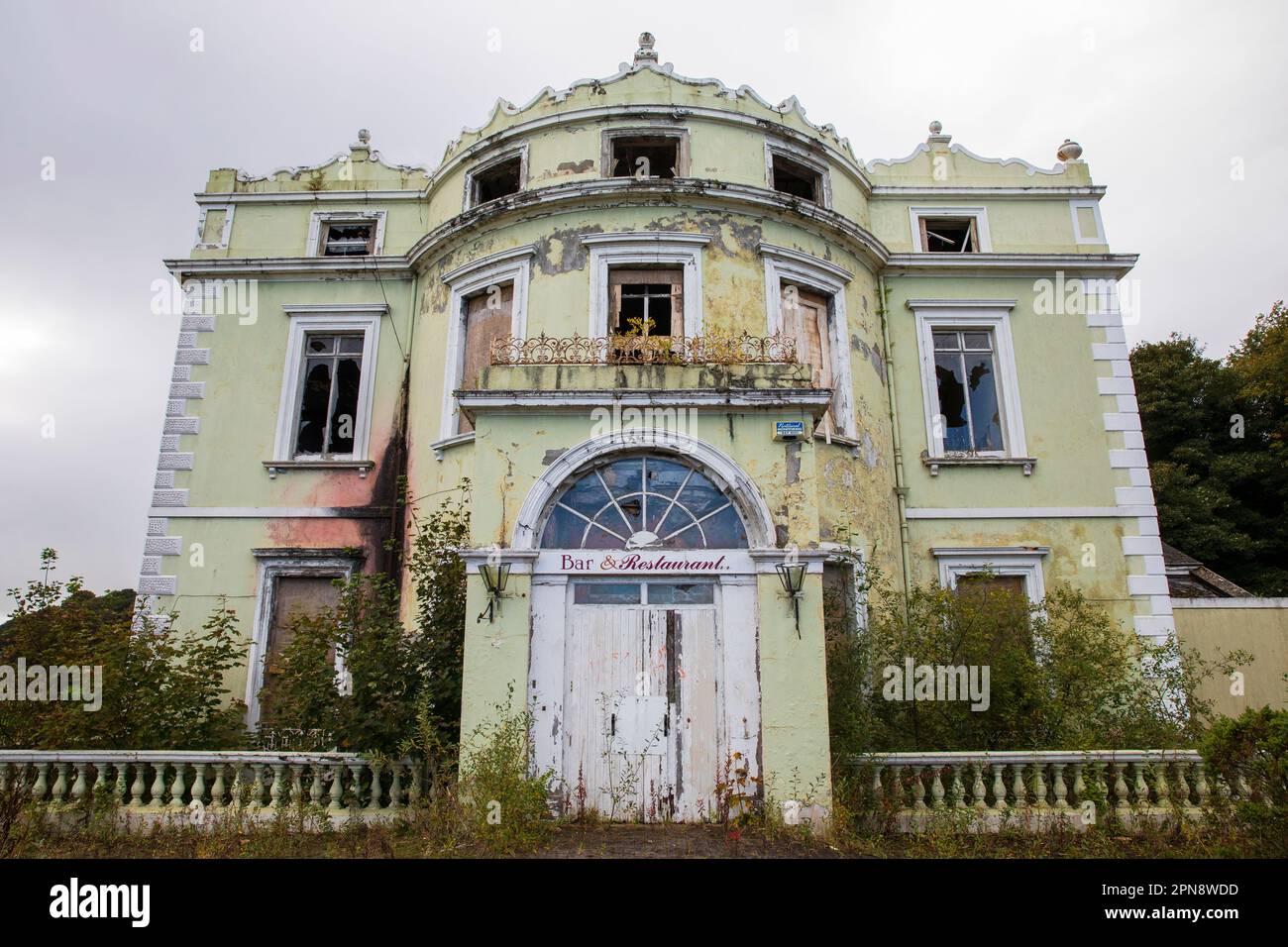 Hotel burned hi-res stock photography and images - Alamy