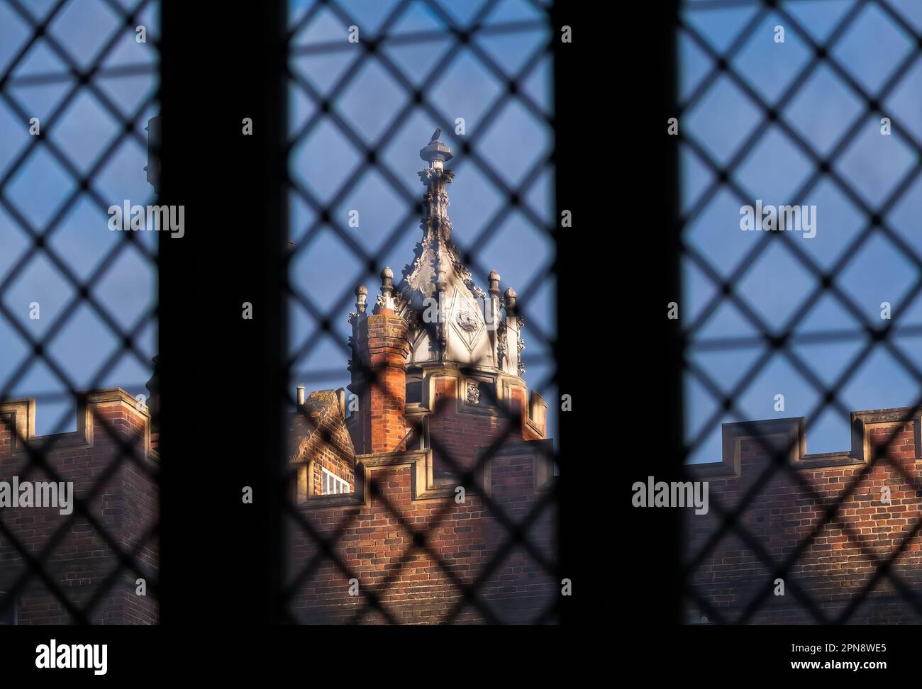 Lattice Windows, Hampton Court Palace Stock Photo - Alamy