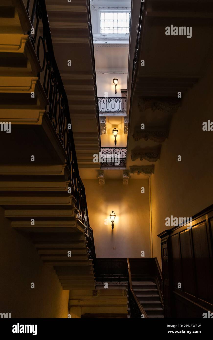 Cantilever Staircase, Hampton Court Palace Stock Photo - Alamy