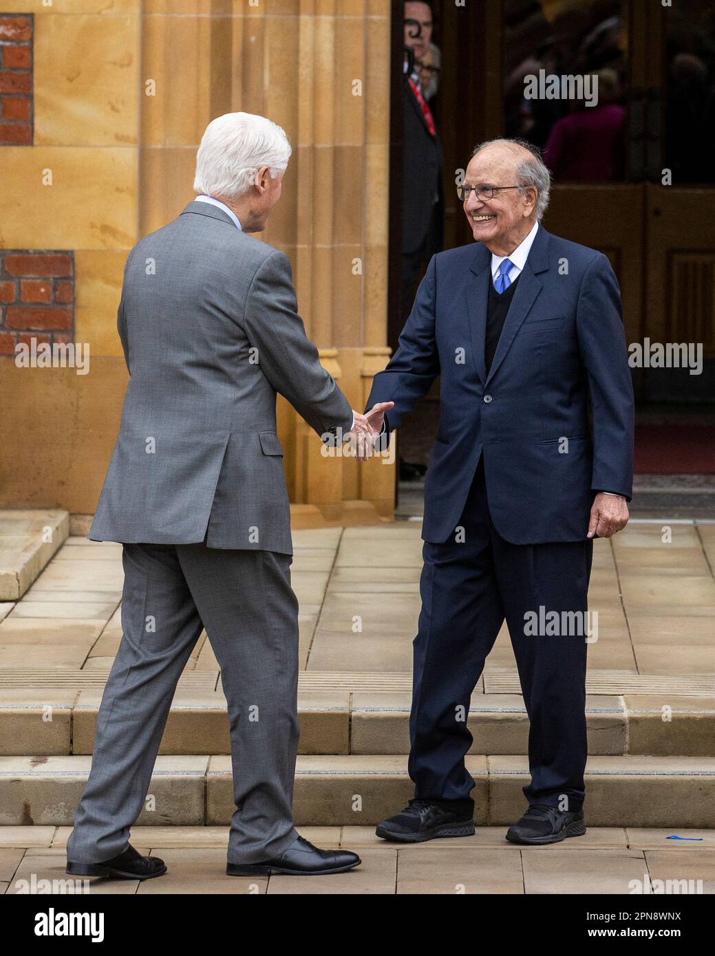 Former US President Bill Clinton (left) meets former US Senator George ...