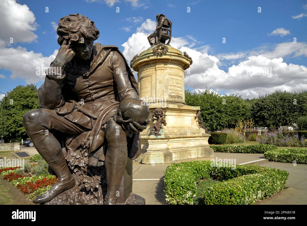Gower memorial with Hamlet and William Shakespeare at the Bancroft ...